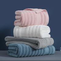 China Custom Private Label Large Thick 100% Cotton Bath Towel with Embroidered Logo for sale