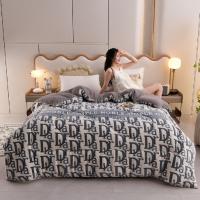 China 3 Grade Color Fastness Soft Chemical Fiber Quilt Customized Size for Luxury Bed Cover for sale