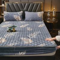 China Hot Luxury Bedding Set 3 pcs Milk Velvet Bed Spread Coverlet with Customized Color for sale