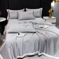 China Light Summer Quilt Set Of 4-piece Sheet Luxury Bedding Set With Cold Advantage 2.5-3 kg for sale