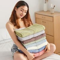 China Customizable Luxury Dark Plaid Bath Towel 70*140cm Simple and Fashionable Design for sale