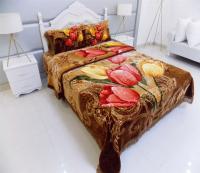 China Upgrade Your Bedding with Customizable Cotton Filling Set and Super Soft Fluffy Blanket for sale