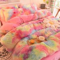 China Thickened Designer Bedding Sets 3-piece Warm Color Matching Plush Duvet for Home Wedding for sale