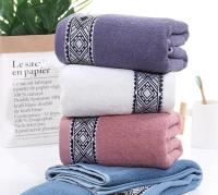 China Plain Dyed Jacquard Pattern High Set Bath Towel Made of 100% Pure Cotton Material for sale