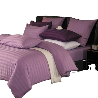 China 2kg Weight 100% Polyester Satin Stripe Pattern Bedding Set for Home or Hotel Customized for sale