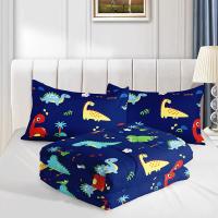 China Add a Touch of Sophistication to Your Bed with Geometric Pattern Flannel Bedding Set for sale