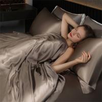 China Comforter Sets Bedding Made By 6A Grade 100% Mulberry Silk with 128x70 Fabric Density for sale