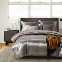 China Custom Silk Bedding Set with 3 pcs King Size Bed Covers and 133 * 72 Fabric Density for sale