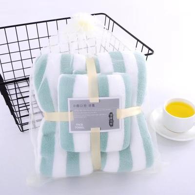 China Customer Logo Coral Fleece Bath Towel Set Wide Edge Wrapping Thick Absorbent Polyester for sale