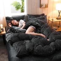 China Queen/King Size Fleece Velvet Duvet Cover Bedding Set with Winter Bed Sheet and Printed Pattern for sale