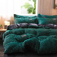 China Queen/King Size Fleece Velvet Duvet Cover Bedding Set with Winter Bed Sheet and Printed Pattern for sale