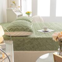 China Single Piece Winter Warm Coral Velvet Bed Cover With Non-slip Mat Ideal for Home for sale