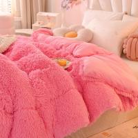 China Super Soft Plush Quilt with Artificial Velvet and 100% Polyester Filling Pink Bedding for sale