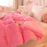 China Super Soft Plush Quilt with Artificial Velvet and 100% Polyester Filling Pink Bedding for sale