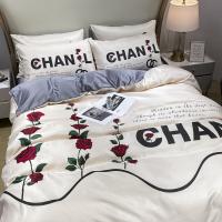 China 4 Pcs King Size Bedding Set 100% Polyester Luxury Designer Duvet Cover Yes Customized for sale