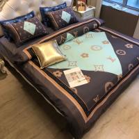 China 4-In-1 White King Size Bedding Set Satin Soft Like Silk Polyester Fabric Density for sale
