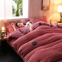 China 128x70 Fabric Density Flannel Velvet Fleece Bedding Set for Queen/King Size in Winter for sale