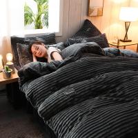 China 128x70 Fabric Density Flannel Velvet Fleece Bedding Set for Queen/King Size in Winter for sale