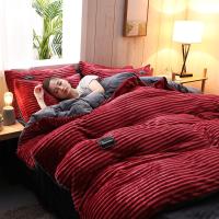 China 128x70 Fabric Density Flannel Velvet Fleece Bedding Set for Queen/King Size in Winter for sale