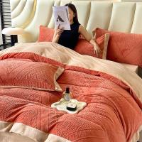 China 100% Polyester Fabric Winter Bedding Set Design with Luxury Bed and King Size Comforter for sale