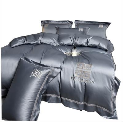 China Simple Style Customized Luxury Embroidered Designer Bedding Sets with Customized Size for sale