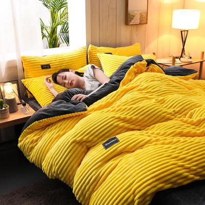 China Customized Queen King Size Bed Sheet Quilt Cover Bedding Set in 4 Grade Color Fastness for sale