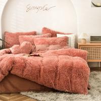 China Handmade Pink Bedding Plush Quilt Set with Super Soft Artificial Velvet and Fluffy Cover for sale
