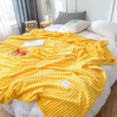 China All-Season Green Coral Fleece Throw Blanket for Office Nap Yes Customized Solid Color for sale
