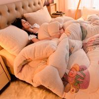 China Stay Warm and Luxurious with Our Ready Stock Velvet Embroidered Heavy Quilt for sale