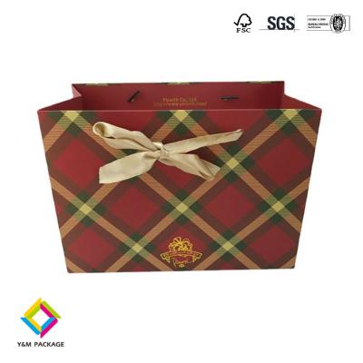 China Custom Printed Luxury Shopping Paper Bags with Logo - Multiple Handle Options & 10-15 Day Lead Time for sale