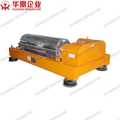 China Continuous feeding and discharging decanter centrifuge for sludge dewatering for sale