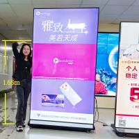 China Indoor Floor Standing Digital Signage Monitor LED Video Wall For Advertising for sale