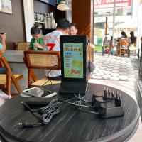 China Android Indoor LCD Advertising Display Smart Touch Screen Table for Coffee / House / Hotel for sale