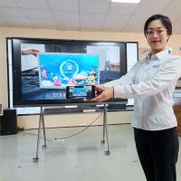 China 65 86 100 Inch Electronic Smart Interactive Whiteboard Classroom for sale