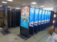 China 55 inch mobile indoor 4k floor stand kiosk lcd digital signage advertising media players display for sale
