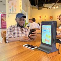 China 7 Inch Table Touch Screen LCD Display Menu Billborad Advertising Player Wity Battery for sale