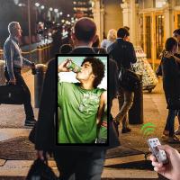 China 21.5 Inch 1st gen Android Advertising Backpack Screen Portable LCD Display Human Walking Digital Sigange With Battery for sale