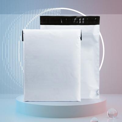 China D2W Biodegradable Degradable Shipping Pouches Customized Logo for sale