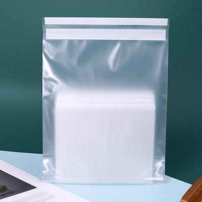 China Waterproof Gift Bag With Self-adhesive Durable and Convenient Packaging for sale