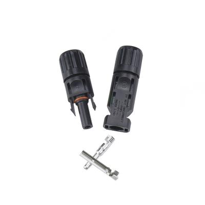 China 30A DC 600V Solar Panel Connectors with 14-10 AWG Screw-On Male/Female IP67 Waterproof Design for sale