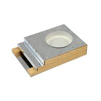 China Beekeeping Equipment Apiculture Tool American Style Wooden Bee Feeder for sale