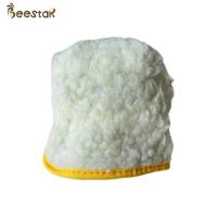 China Durable White Thick Sheepskin Bee Gloves Beekeeping In Winter Warm Beekeepers for sale