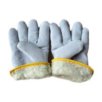 China Durable White Thick Sheepskin Bee Gloves Beekeeping In Winter Warm Beekeepers for sale