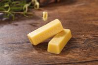 China 100% Pure Natural Yellow Beeswax Bars 28g Food Grade for Cosmetic and Food Industries for sale
