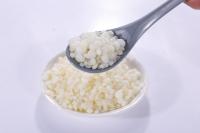 China 100% Pure White Beeswax Pellets White Granule Wax For Food And Cosmetic Industry for sale