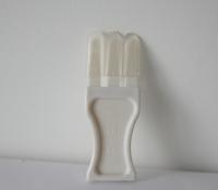 China High Quality plastic Beekeeping Royal Jelly Tools With 3 Teeth For Royal Jelly Picking for sale