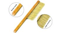 China Bee Brush Beekeeping With Wooden Handle Single Row Bristle Tools For Beekeepers for sale