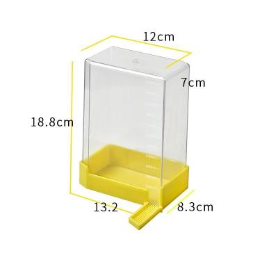 China Manual Feeding Equipment Single Leg Door Plastic Bee Water Feeder For Bees for sale