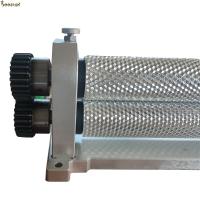China Manual Aluminum Alloy Beeswax Machine For Making Beeswax Foundation Sheet for sale
