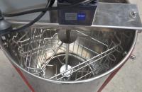 China CE Automatic 3 Frame Honey Extractor Stainless Steel Honey Extractor with Kit for Beekeeping for sale
